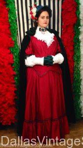 Lovely Christmas Caroler Costumes, Victorian Christmas Ladies Attire ...
